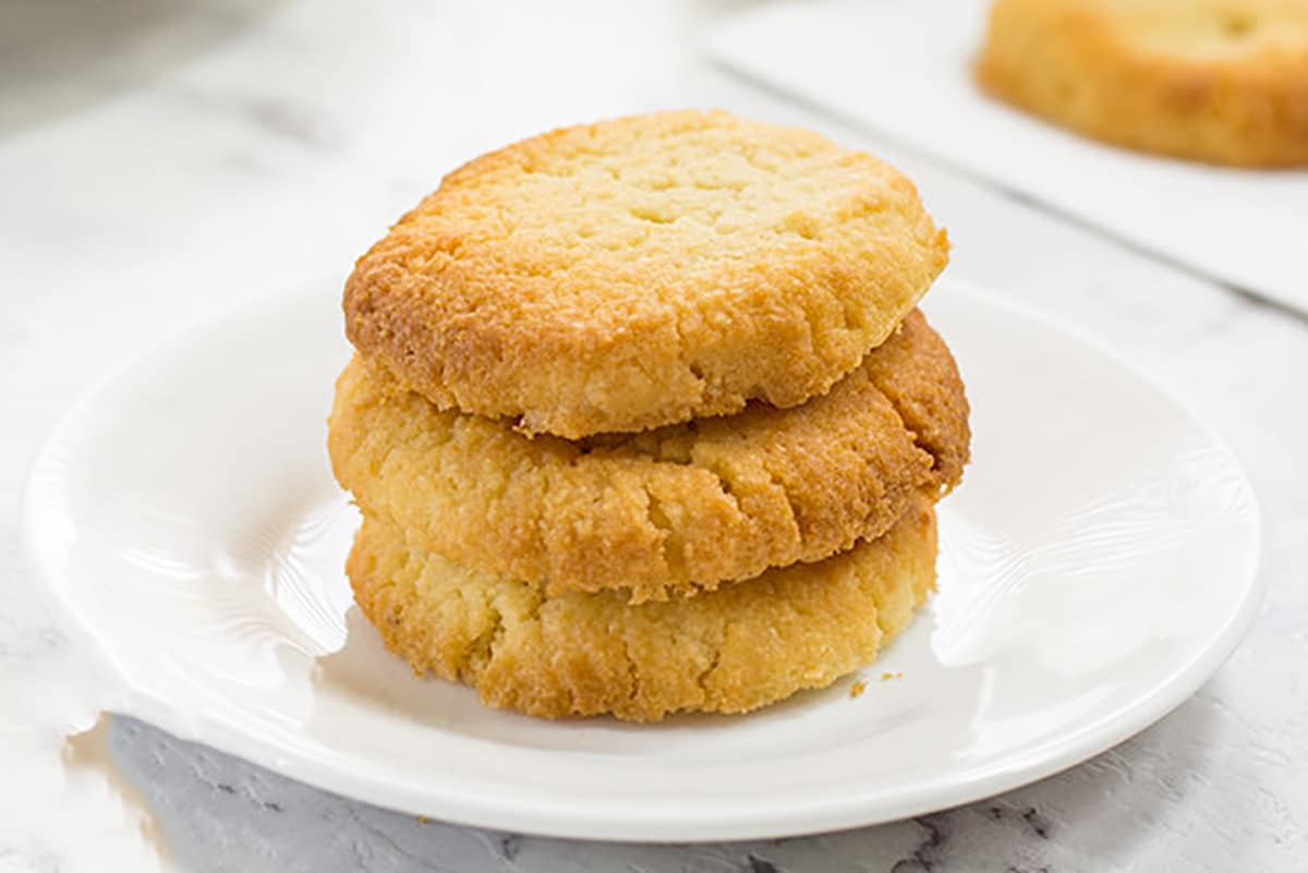 The Best Keto Shortbread Cookies Recipe (1g Carbs)